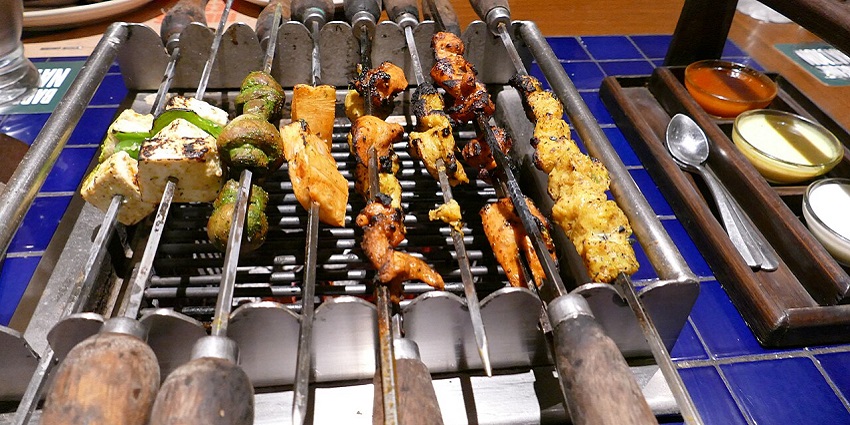 Best Food In Thane: Explore Some Of The Greatest Joints - TripXL