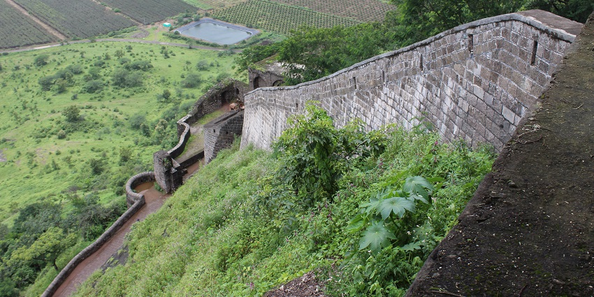Explore Junnar Fort: History And Adventure Await You - TripXL