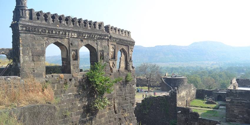 Mahur Fort: Take A Journey Through Royalty And History - TripXL