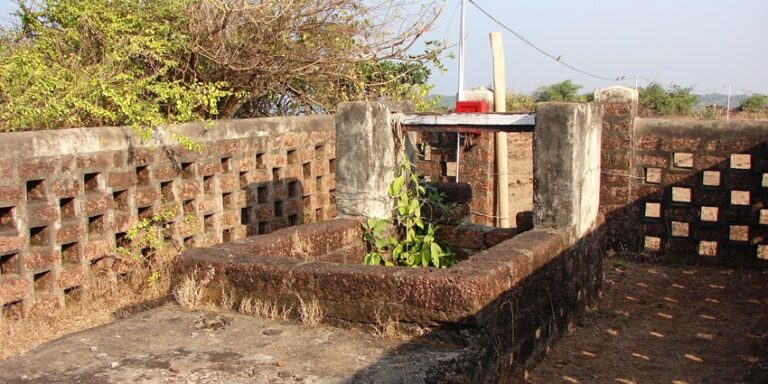 Devgad Fort: Explore History and Scenic Views in Maharashtra - TripXL