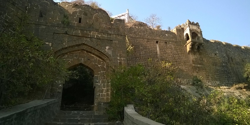 Salher Fort: Explore The Unique Intricate Architecture - TripXL