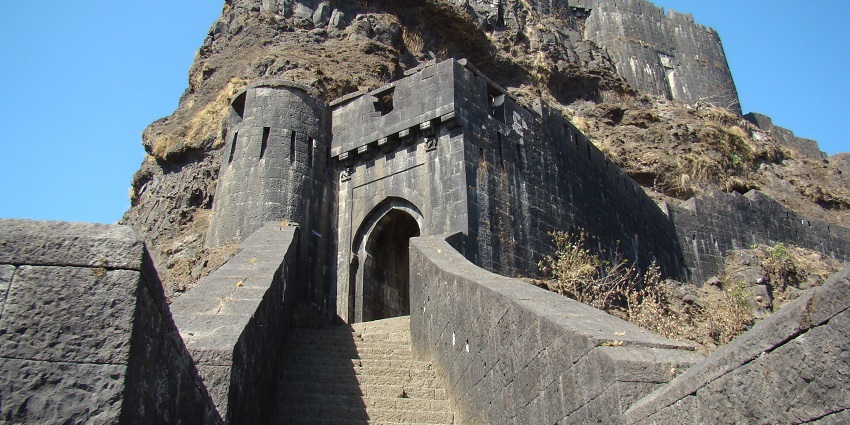 Mandangad Fort: A Guide To Exploring This Historical Gem - TripXL