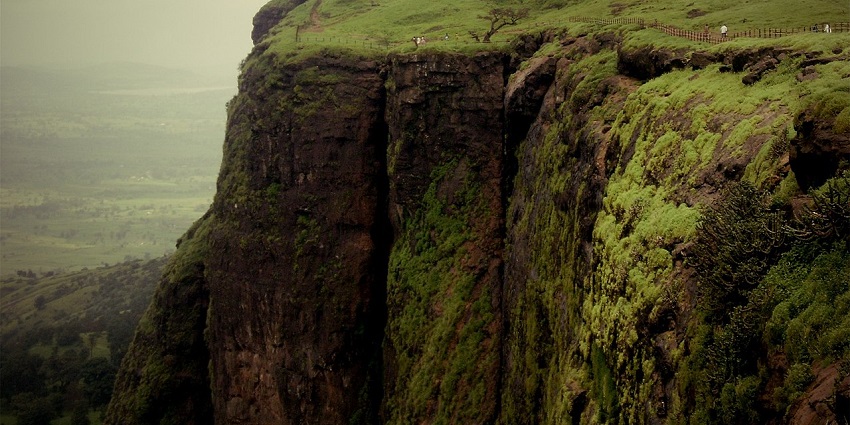 Rangana Fort: Take The Scenic Route When Exploring This Fort - TripXL