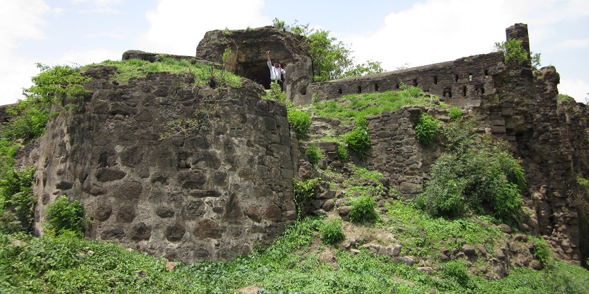 Top 6 Forts In Pune: A Dive Into The History And Culture - TripXL