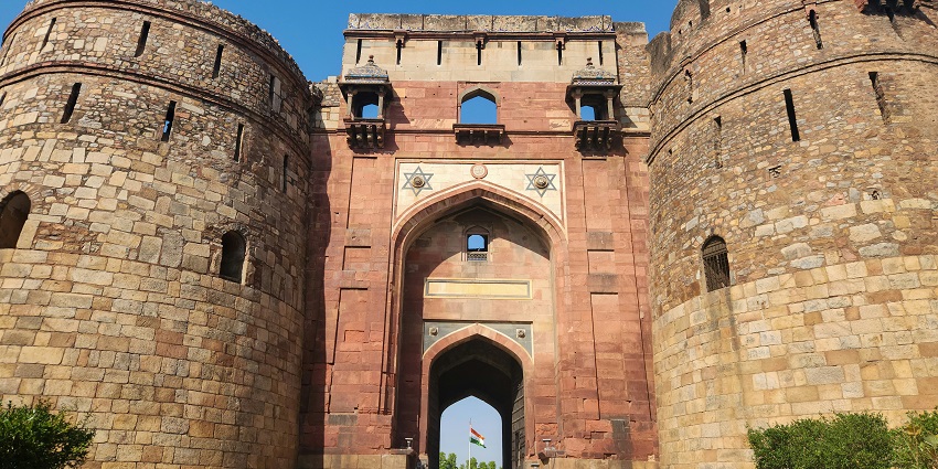 Chanda Fort: Trekking, Architecture And Key Highlights - TripXL