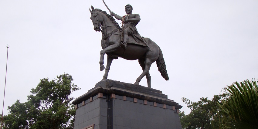 Parola Fort: Historical Treasure In The Hills Of Maharashtra - TripXL