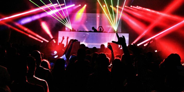 10 Best Party Places In Goa: Planning The Ultimate Itinerary - TripXL