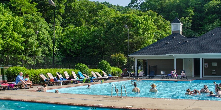 Pool Party In Delhi: Top Venues For A Splashing Good Time - TripXL