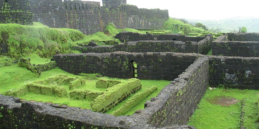 Dangerous Forts In Maharashtra: Explore Thrilling Adventures - TripXL