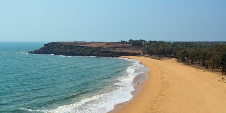 Devgad Fort: Explore History and Scenic Views in Maharashtra - TripXL