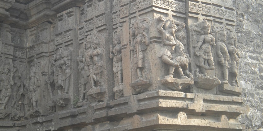 Dharur Fort: A Hidden Architectural Marvel In Maharashtra - TripXL