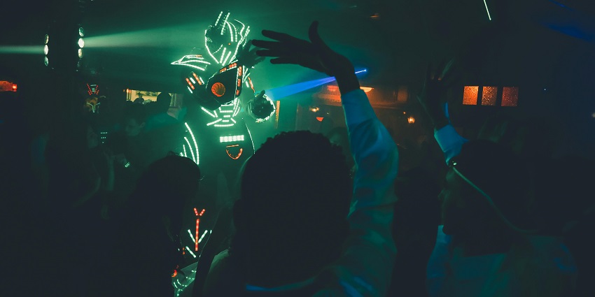 Rave Party In Kasol - 10 Most Parties And Celebrations - TripXL