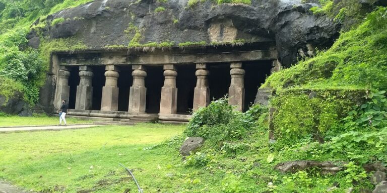 Places to Visit Near Gateway of India: Your Ultimate Guide - TripXL