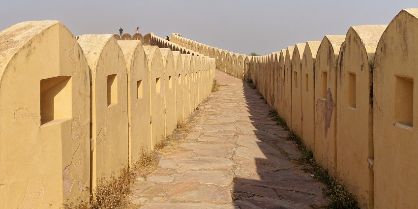 Hathroi Fort: A Historical Landmark In The Land Of Kings - TripXL