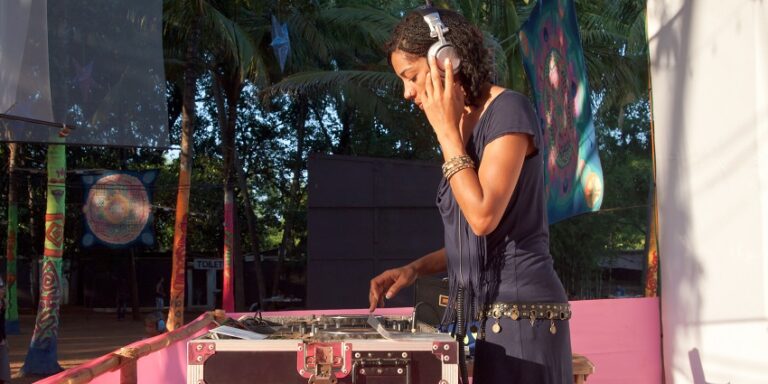 10 Best Party Places In Goa: Planning The Ultimate Itinerary - TripXL