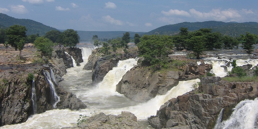 Papanasam Waterfalls: Cascading Charm Of Tamil Nadu - TripXL