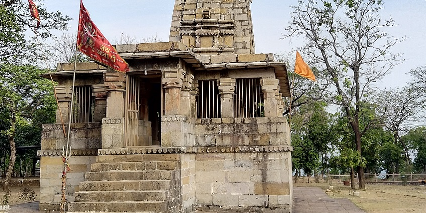 Chaiturgarh Fort: A Must-See Historical Marvel Amidst Nature - TripXL