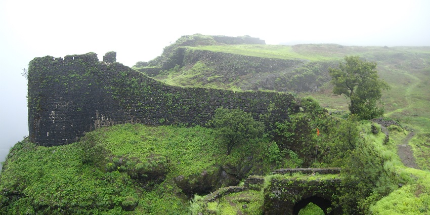 Korigad Fort: Discover The Ideal Blend Of History And Nature - TripXL