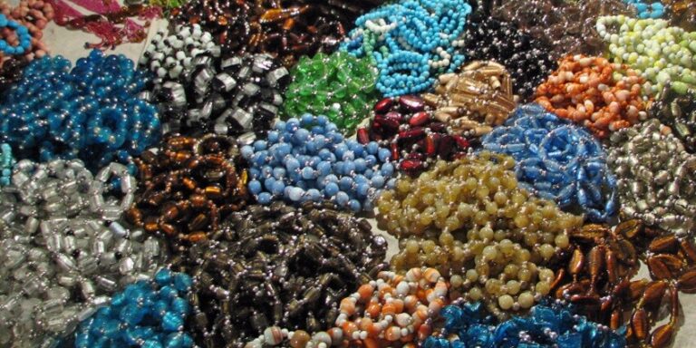 Shopping Places In Delhi For Clothes: Enchanting Markets - TripXL