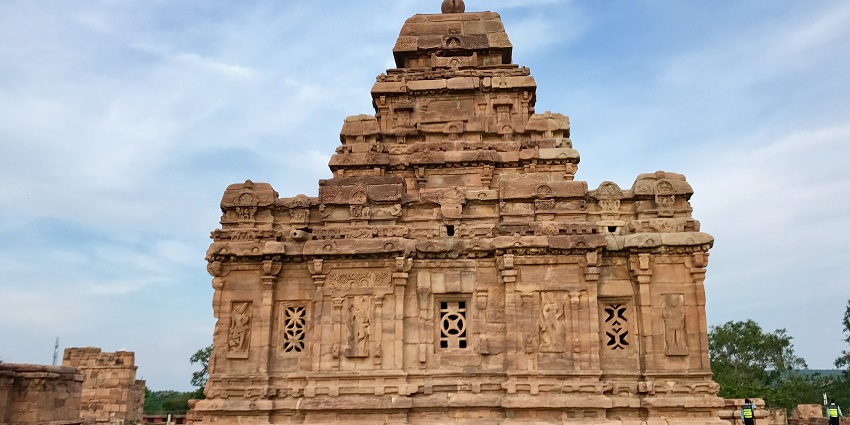 10 Devi Temples In Maharashtra: The Spiritual Seeker’s Guide - TripXL