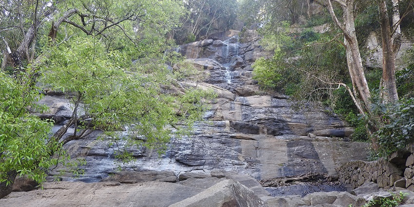 10 Most Famous Waterfalls In Tamil Nadu: Seek Tranquillity - TripXL