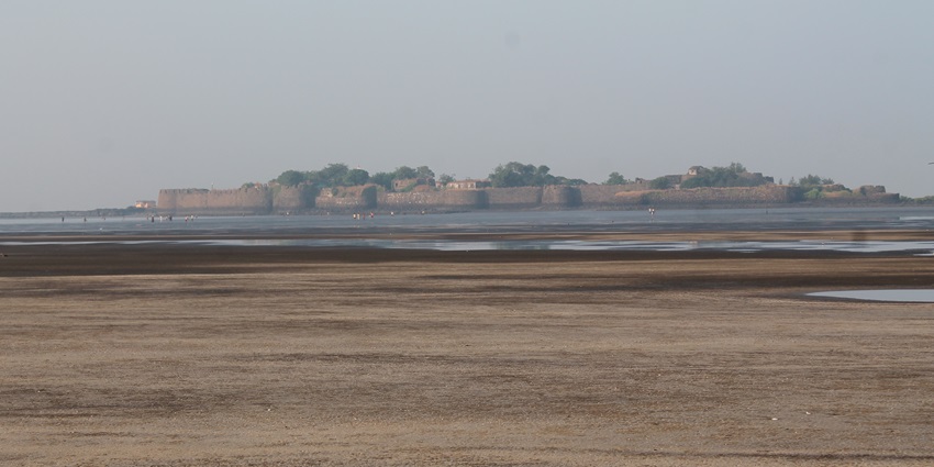Khanderi Fort: A Historic Maritime Fortress In Maharashtra - TripXL