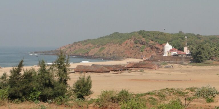 Devgad Fort: Explore History and Scenic Views in Maharashtra - TripXL