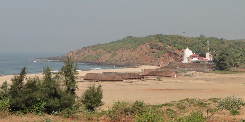 Devgad Fort: Explore History and Scenic Views in Maharashtra - TripXL