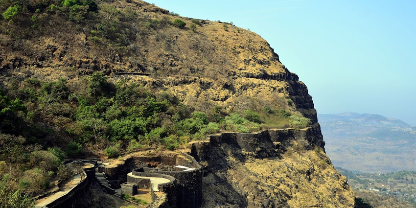 Vardhangad Fort: The Most Iconic Historic Guardian Outpost - TripXL