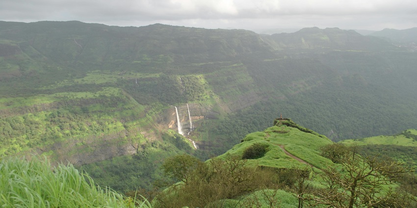 Vikramgad Fort: A Scenic Escape Into Maharashtra's Heritage - TripXL