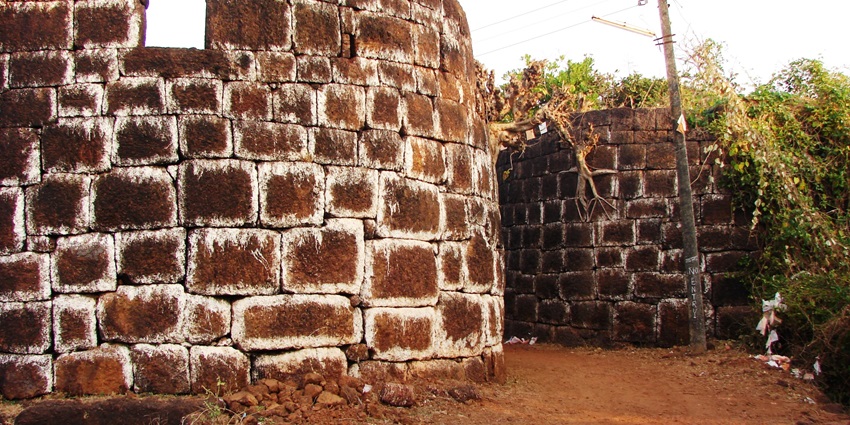 Devgad Fort: Explore History and Scenic Views in Maharashtra - TripXL