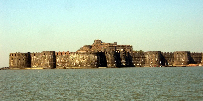 Janjira Fort: Your Guide To History And Architecture - TripXL