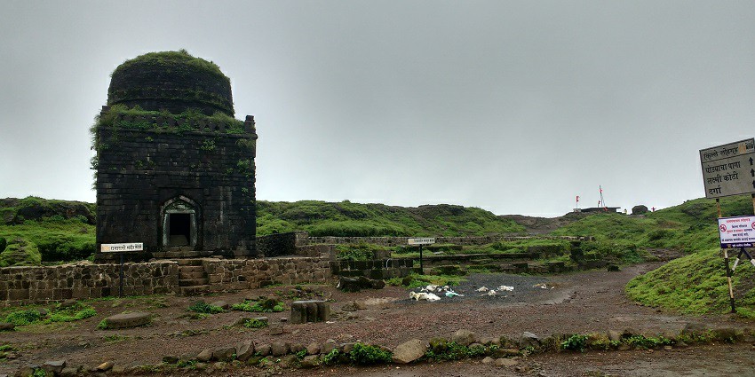 Saswad Fort: A Historical Gem Nestled Amidst Scenic Hills - TripXL
