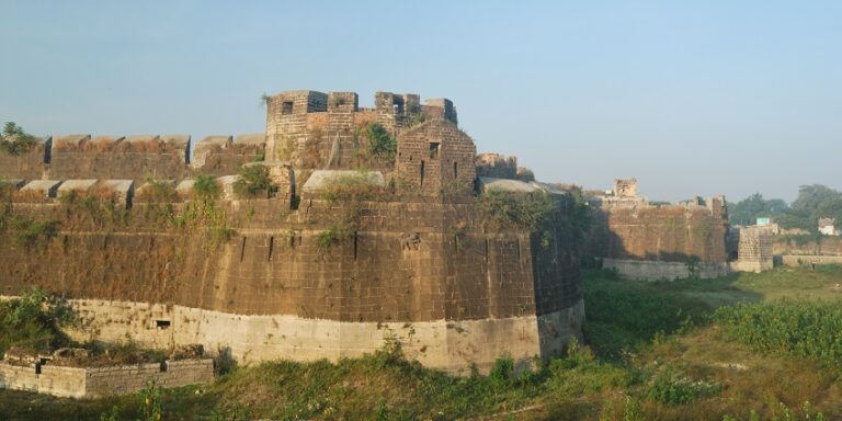 Kandhar Fort: Discover History And Adventure In Maharashtra - TripXL