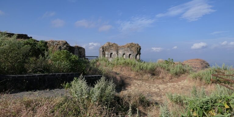 Hatgad Fort: A Comprehensive Guide About This Scenic Jewel - TripXL