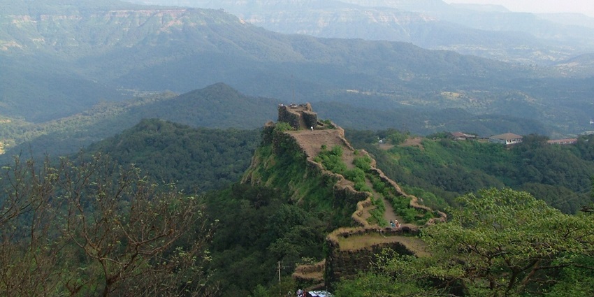 Navra Navri Fort: Uncover The Historical Gem In Maharashtra - TripXL