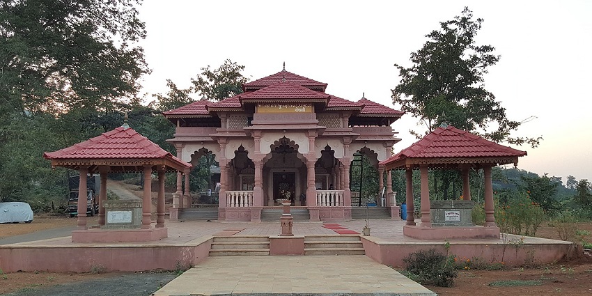 Chanda Fort: Trekking, Architecture And Key Highlights - TripXL