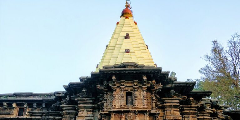10 Devi Temples In Maharashtra: The Spiritual Seeker’s Guide - TripXL