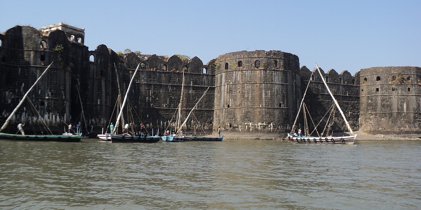 Places To Visit In April in Maharashtra: Spring Getaways - TripXL