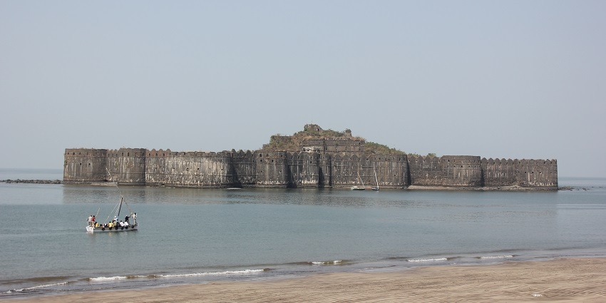 Avchitgad Fort: Important Historical Buildings In Maharashtra - TripXL