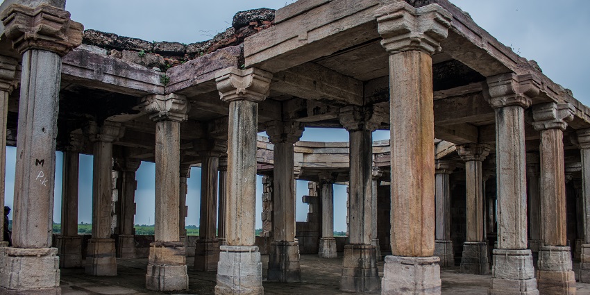 Saswad Fort: A Historical Gem Nestled Amidst Scenic Hills - TripXL