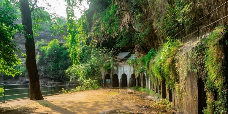 11 Places To Visit In Panhala: From Enchanting Caves To Parks - TripXL