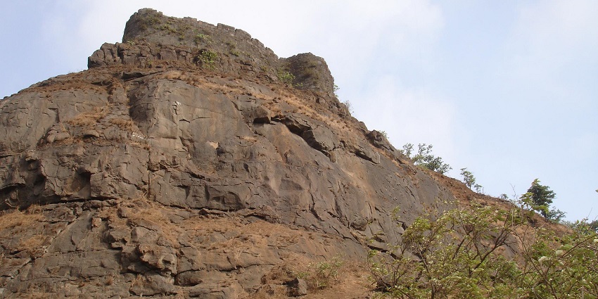 Discover Sondai Fort: Enjoy Trekking To The Cliffside Marvel - TripXL