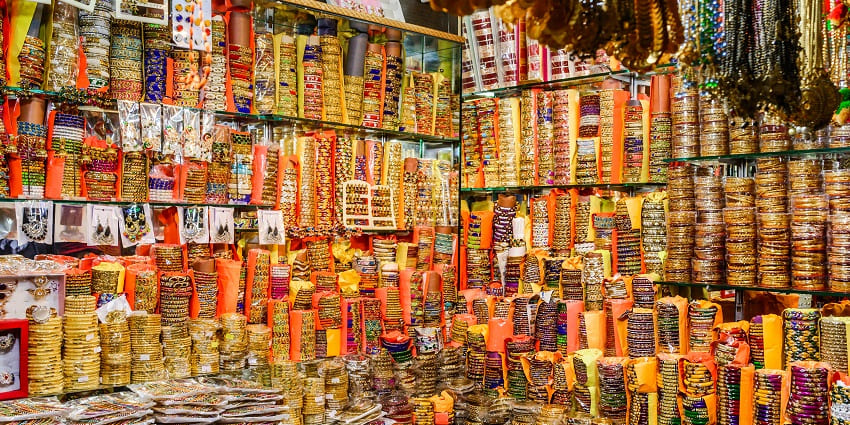Shopping In Shirdi: 13 Places For Your Ultimate Itinerary - TripXL