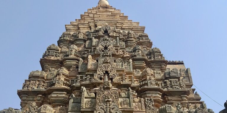 10 Devi Temples In Maharashtra: The Spiritual Seeker’s Guide - TripXL