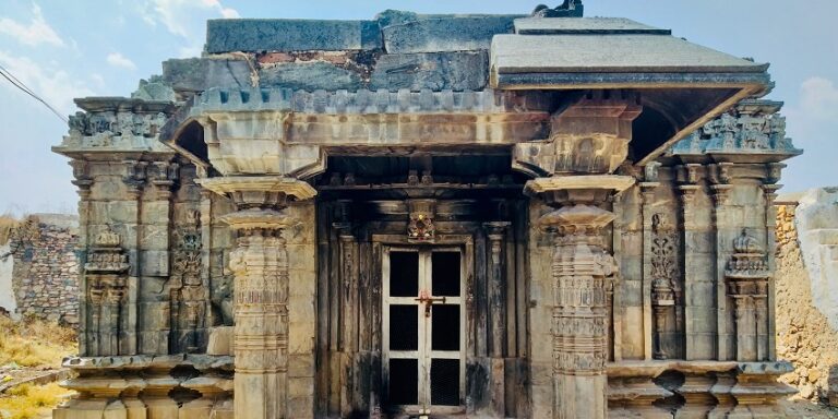 10 Devi Temples In Maharashtra: The Spiritual Seeker’s Guide - TripXL