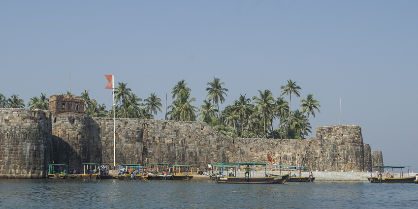 10 Hill Forts In Maharashtra Offering Serenity And Adventure - TripXL