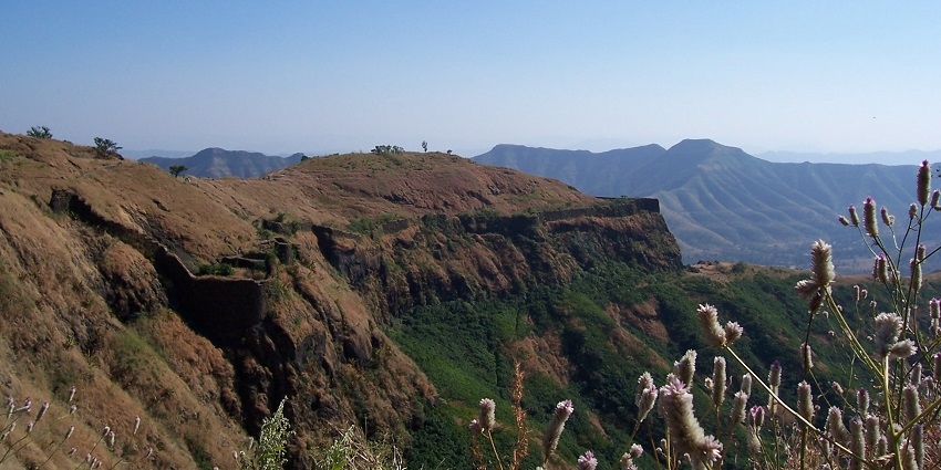 Top 6 Forts In Pune: A Dive Into The History And Culture - TripXL