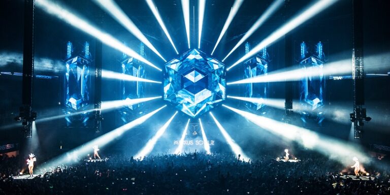 Rave Party In Kasol - 10 Most Parties And Celebrations - TripXL