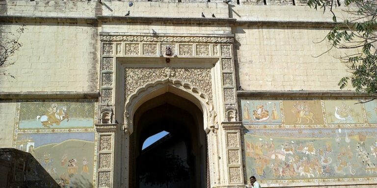 Ratangarh Fort: Unveil History And Heritage Of Rajasthan - TripXL